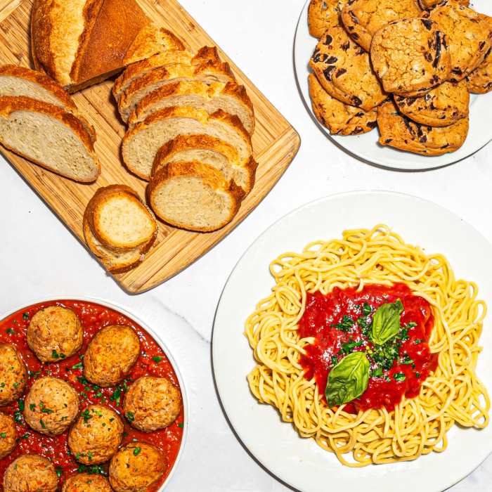 Carlino's Spaghetti and Meatballs Big Family Meal